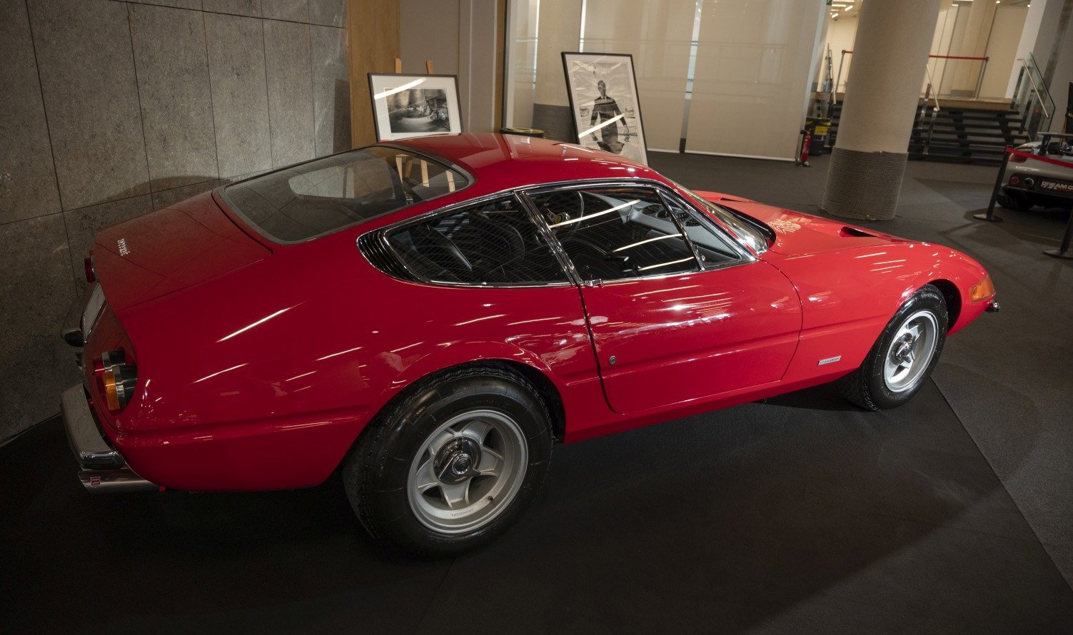 Ferrari 365 technical specifications and fuel economy